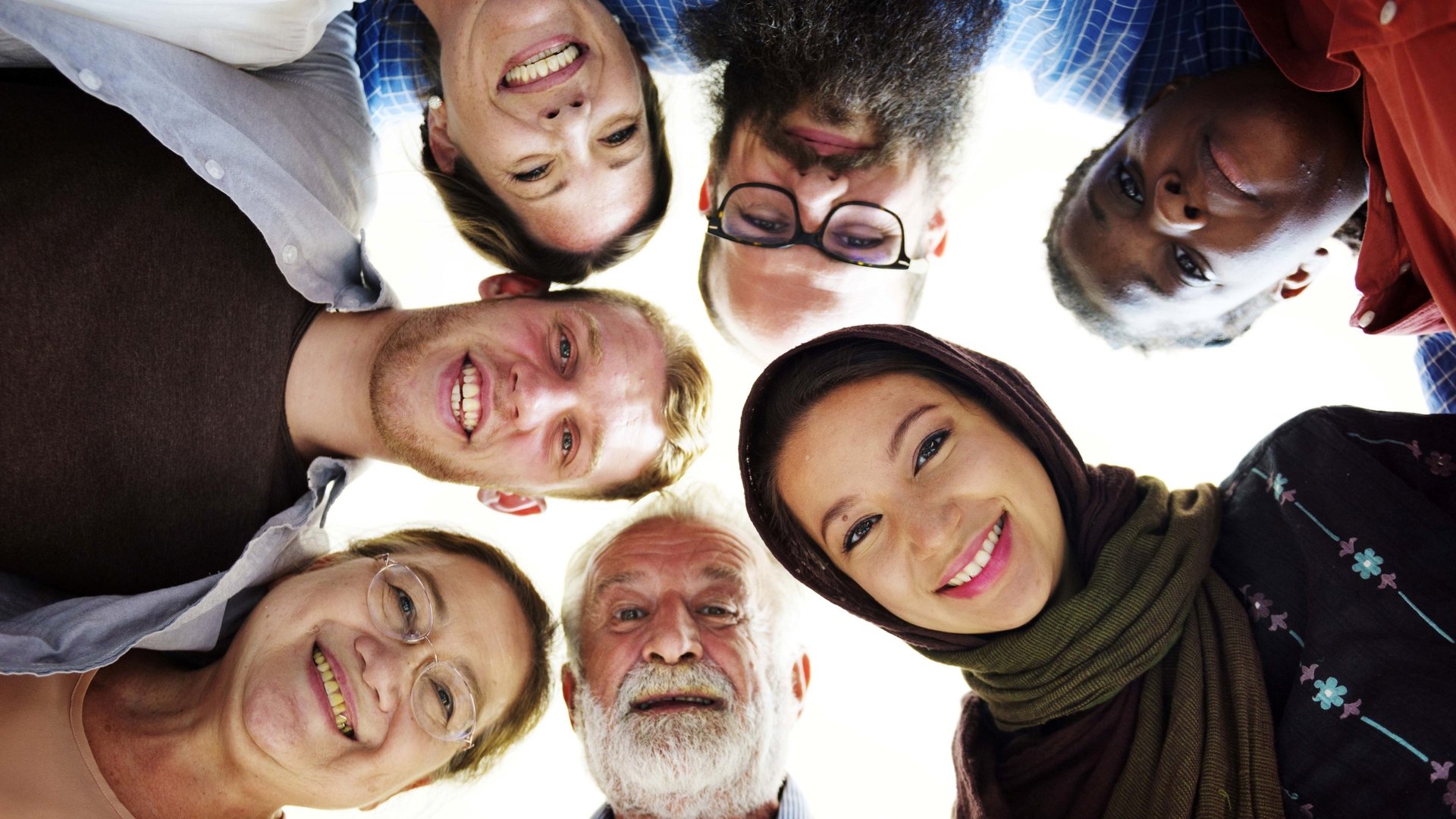 9 "Polite" Boomer Habits That Make Them Look Out Of Touch Now
