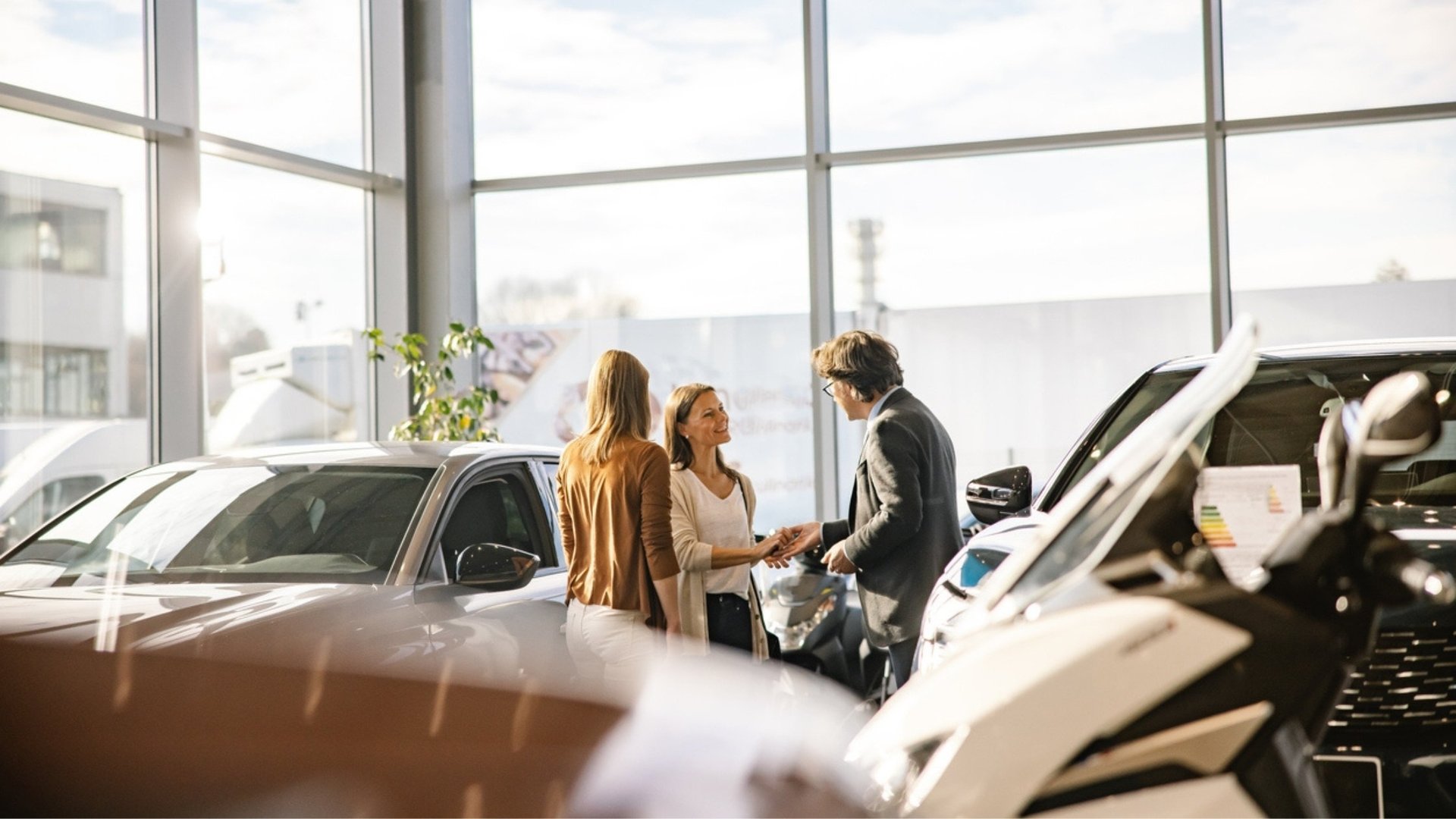9 Purchases Wealthy People Delay On Purpose (and How Waiting Pays Off)
