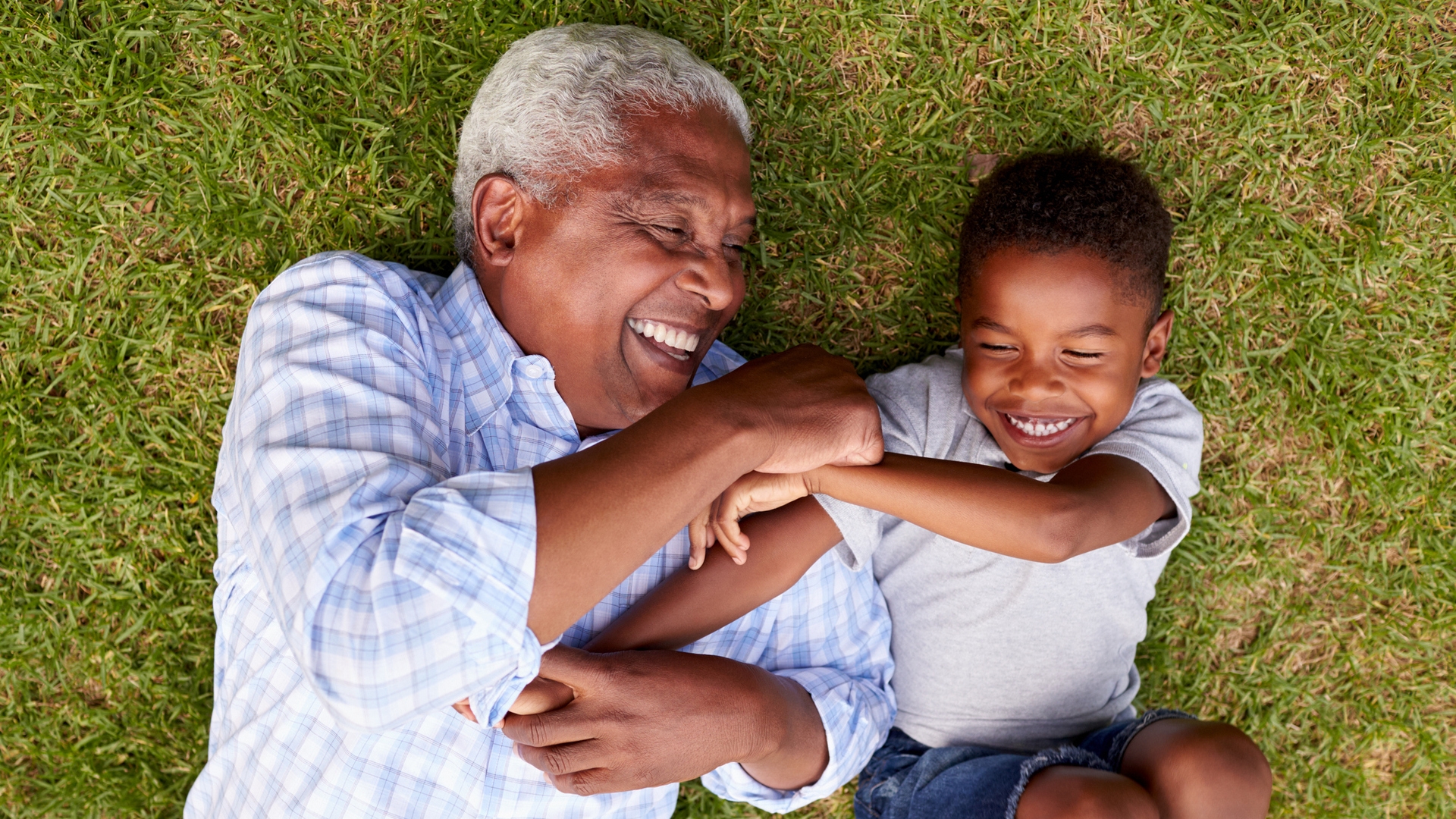 12 Small Gestures Grandparents Do That Stay With Their Grandkids Forever