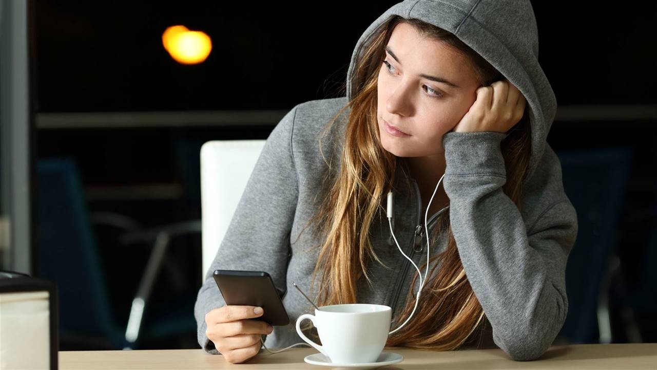 16 quiet traits of people who are very kind but have no close friends ...