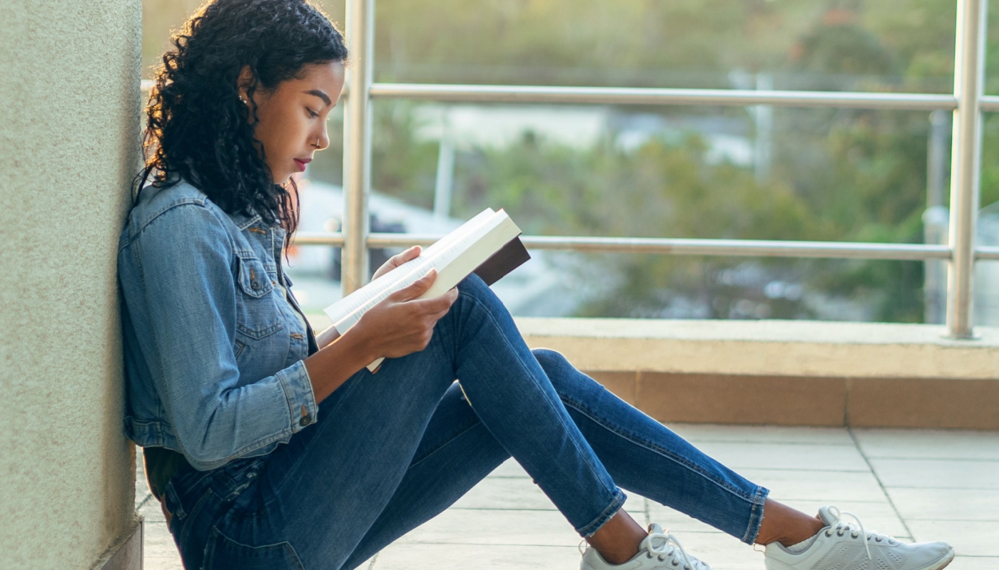 Psychology Says Preferring Reading Over Watching TV Can Hint at These 8 ...