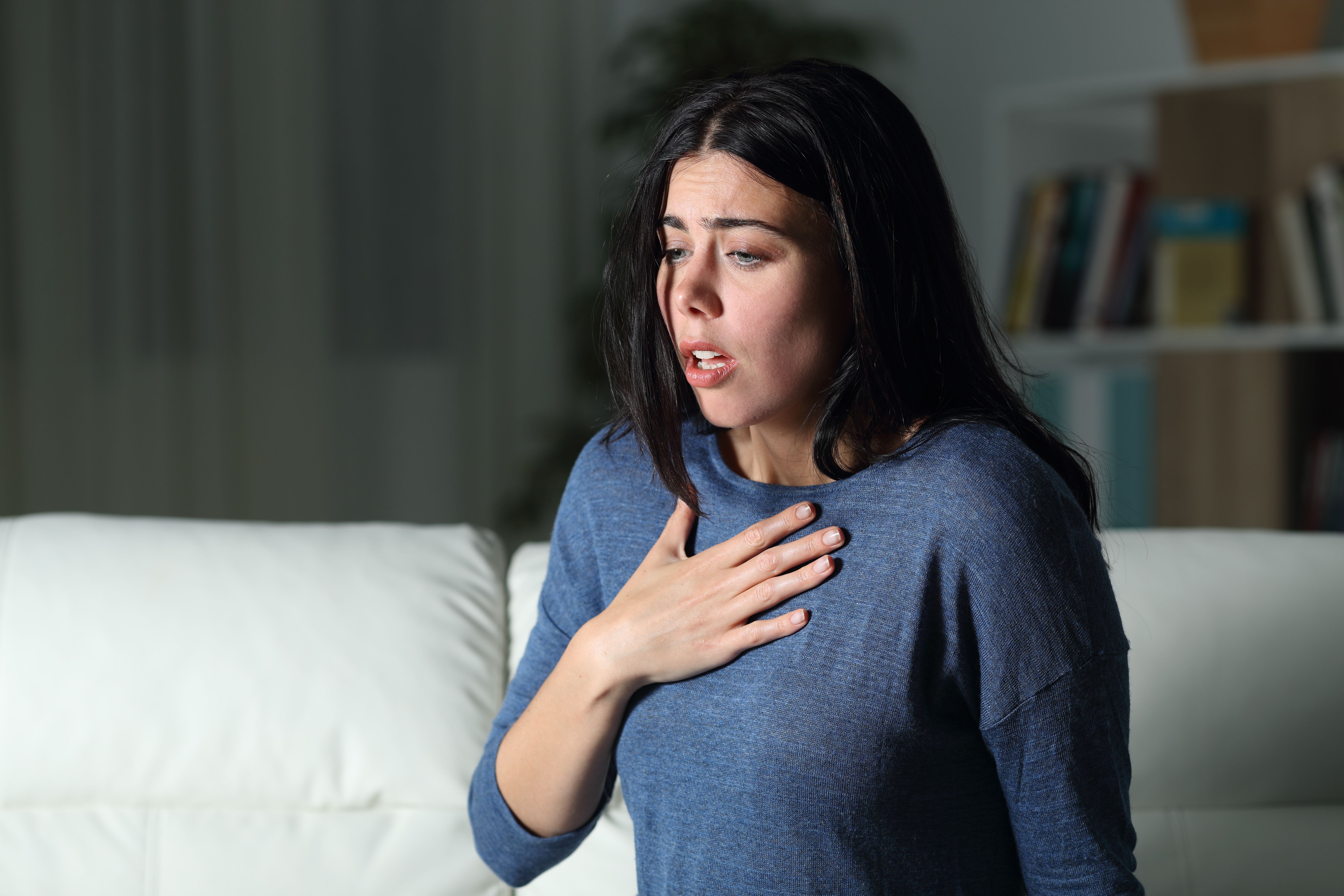 9 Moments When Staying Silent Is The Smartest Choice, According To ...