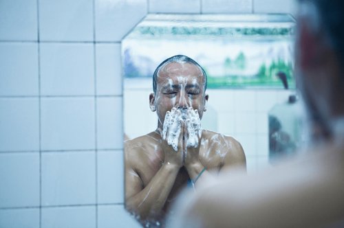 Psychology says people who shower at night instead of morning think ...
