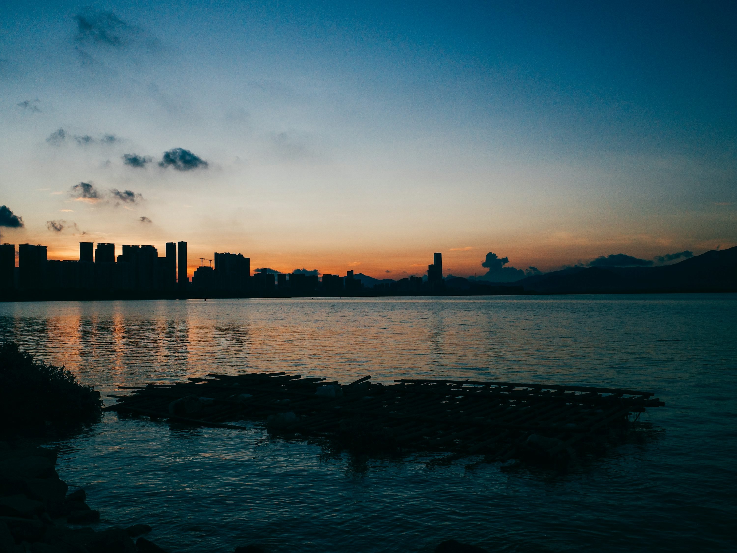 People who wake up before 6 a.m. without an alarm usually share these 9 ...