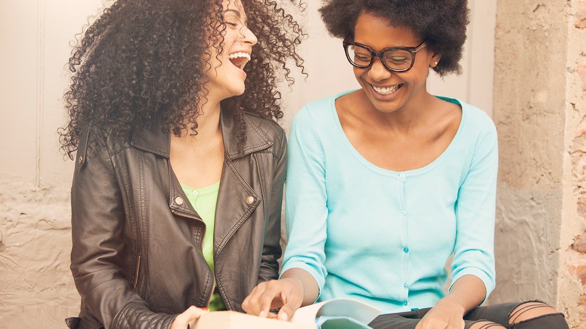 12 Public Habits That Signal You’re Highly Introverted, According to ...