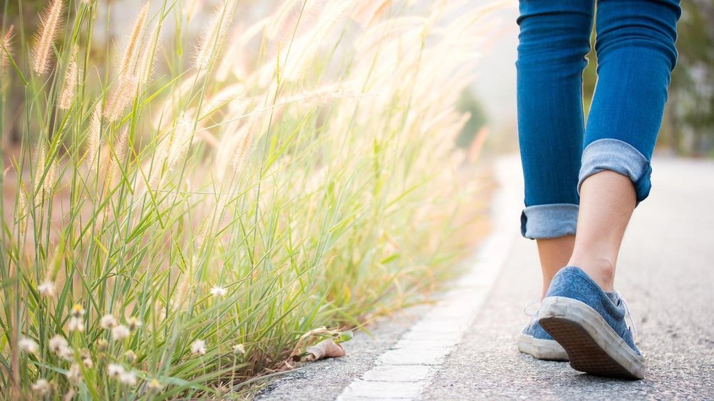 9 Awkward Things Your Body Does That Can Hint at Your Real Age