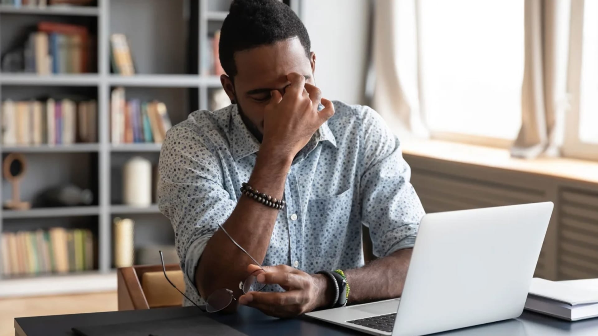 9 Quiet Physical Gestures That Hint Your Soul Feels Tired, According to ...