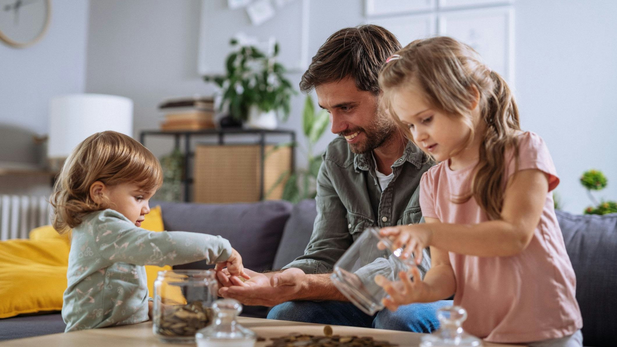 11 Money Lessons Wealthy Parents Teach Their Kids That Add Up Fast