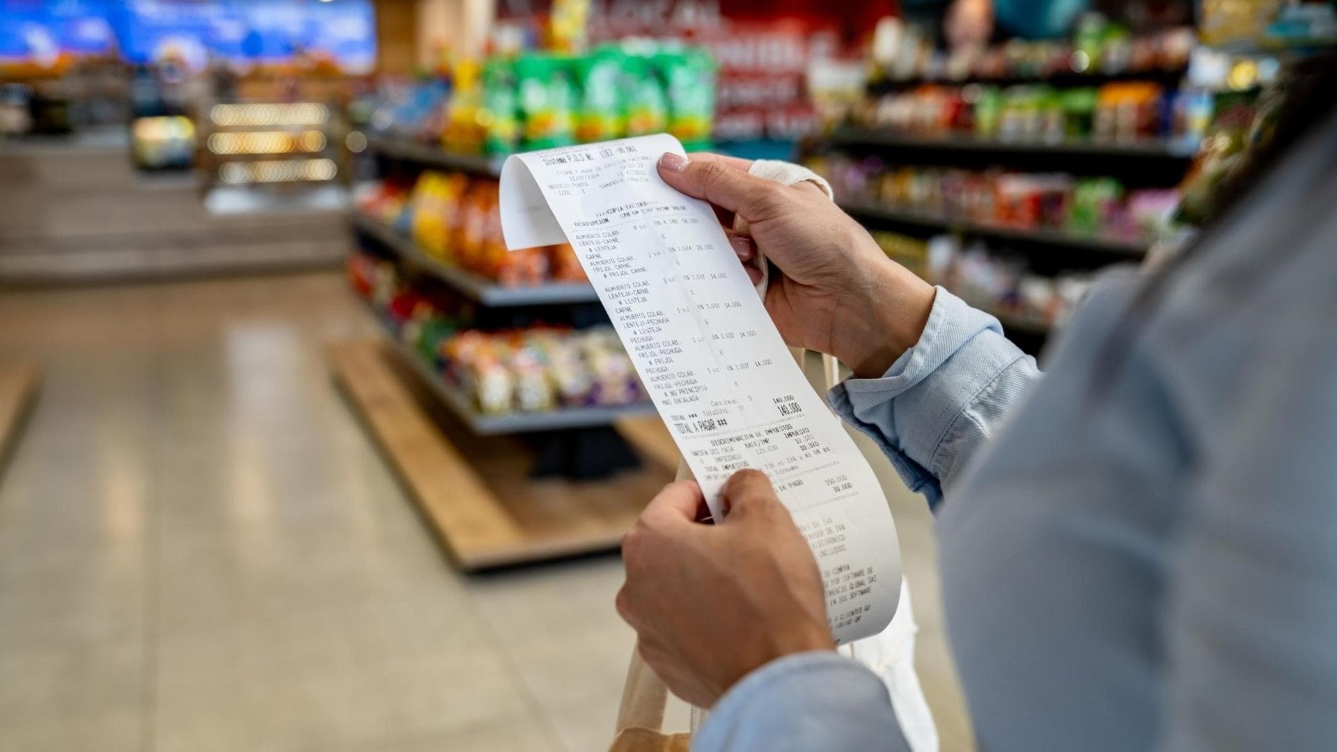 13 Signs You Grew Up Lower Middle Class That Still Guide Your Spending