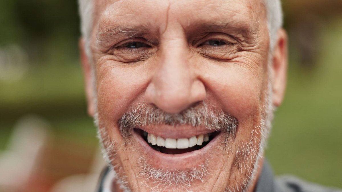 The Art Of Aging Gracefully: 11 Habits Of People Who Look Beautiful At ...