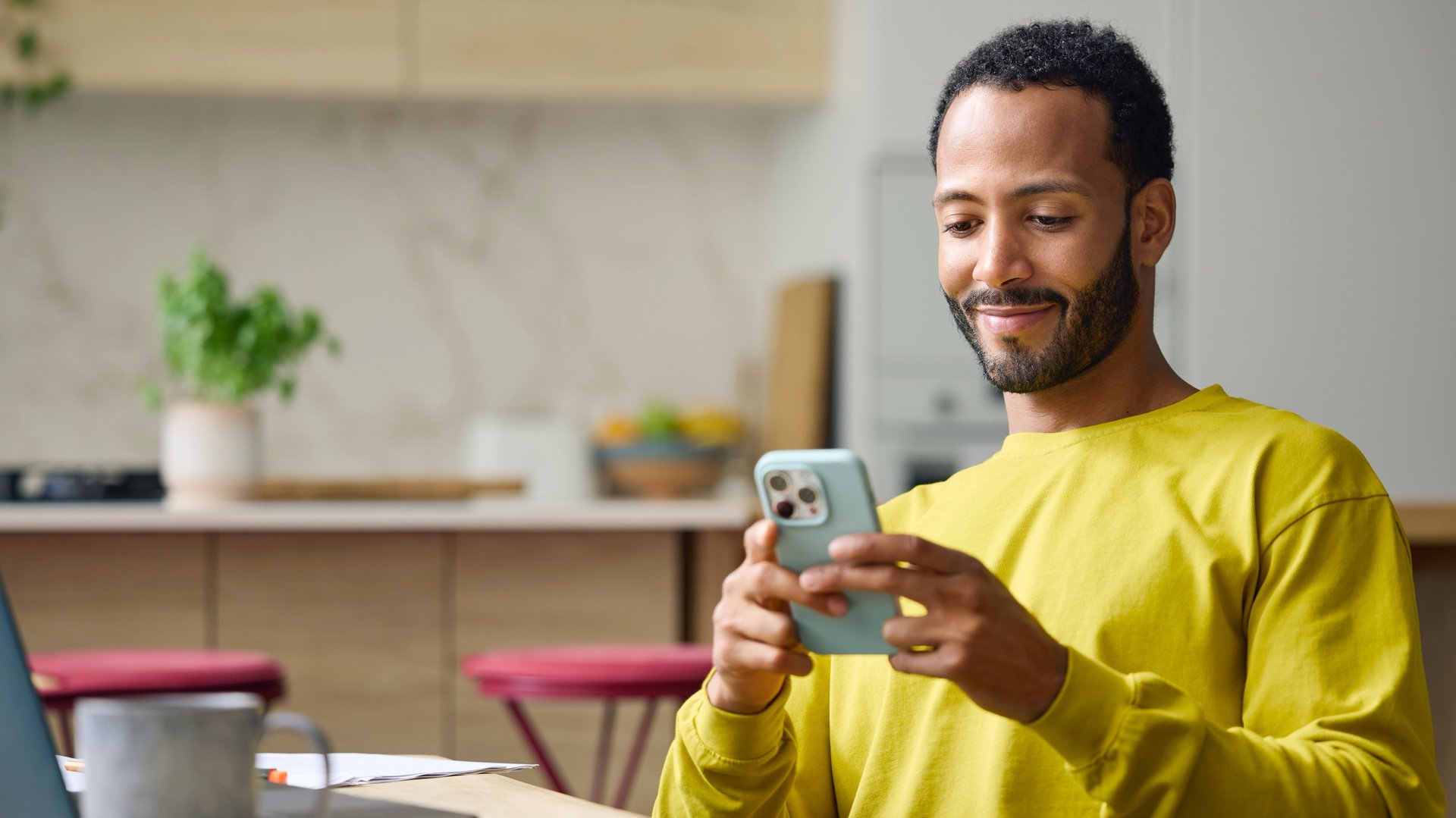 Men Who Struggle With Honesty Often Show These 9 Subtle Behaviors