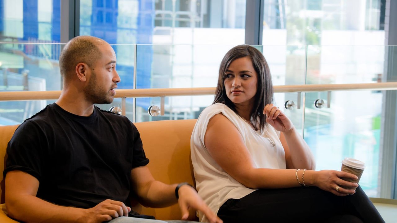 10 Phrases Intelligent People Use in Conversation That Earn Respect Quickly
