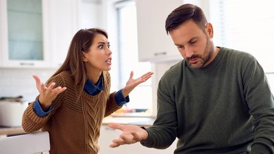 Anxious/avoidant relationship: the push-pull cycle, signs, and ...