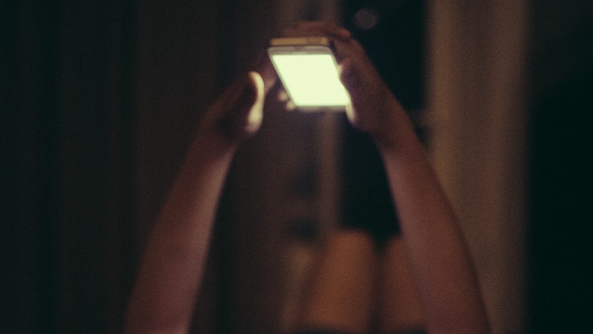 Psychology Says People Who Keep Their Phone Brightness Low Often Show ...