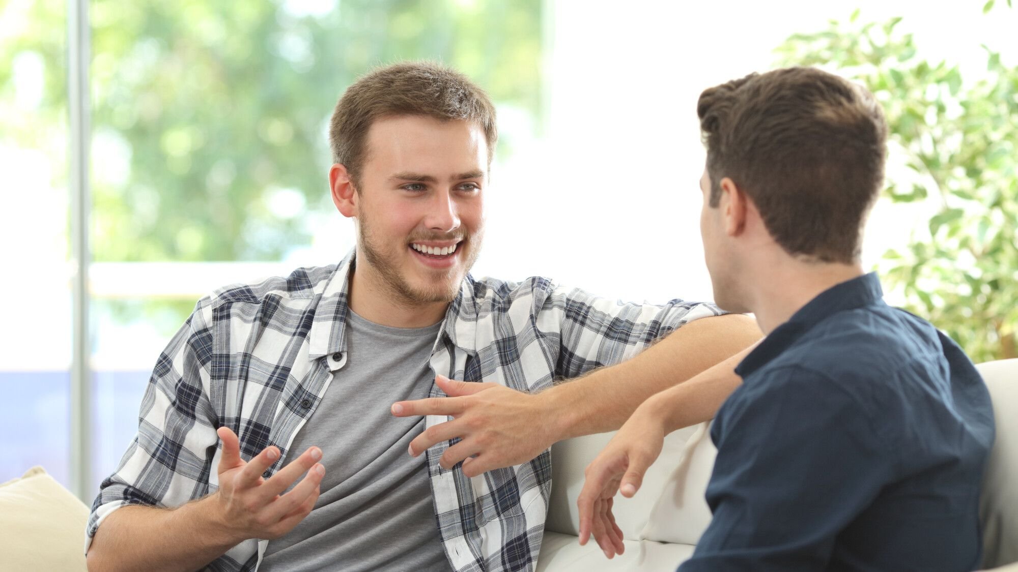 12 Small Talk Phrases That Help People Feel Comfortable Around You