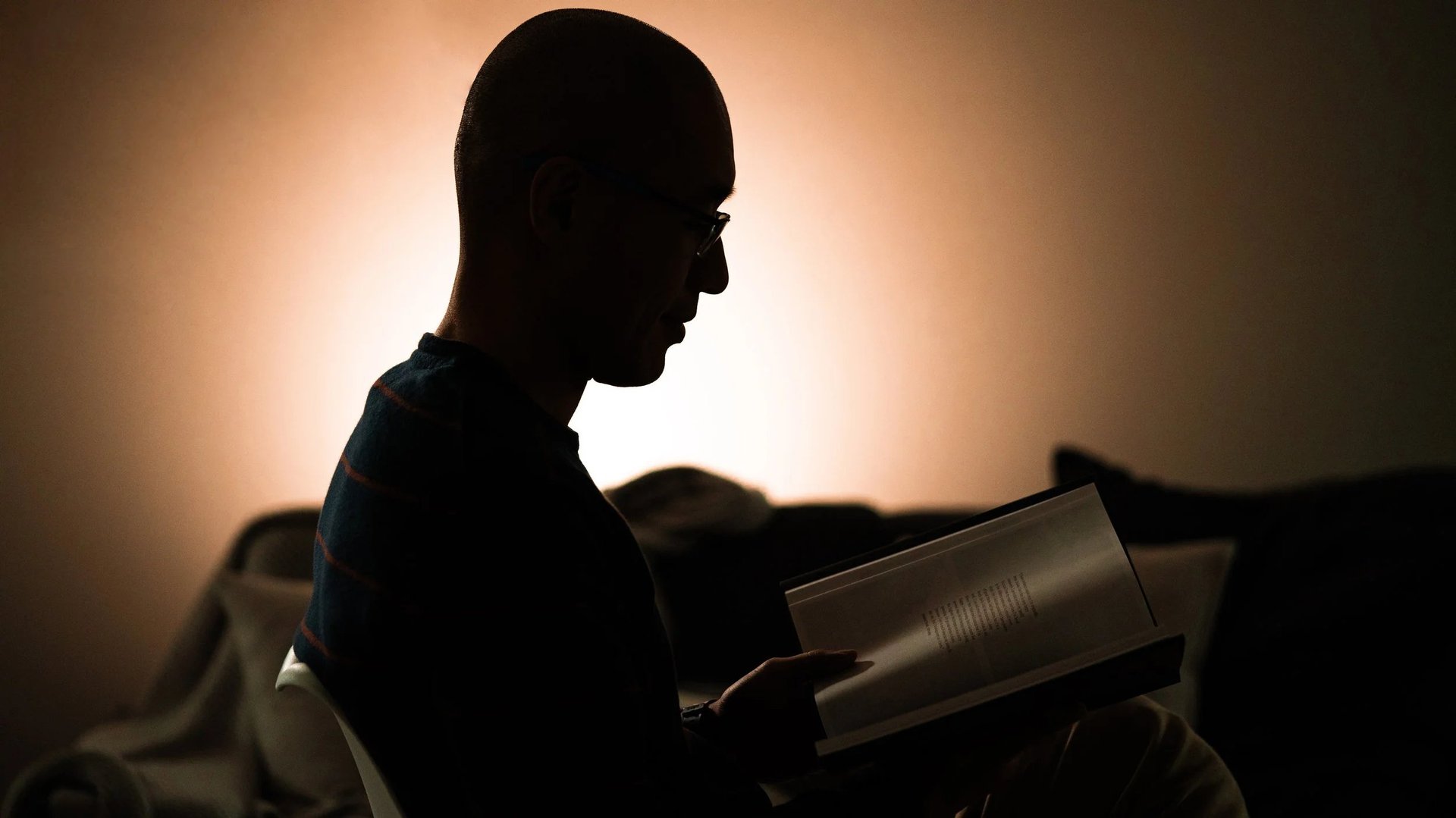 9 Habits Of People Who Have Quietly Made Peace With Being Alone ...