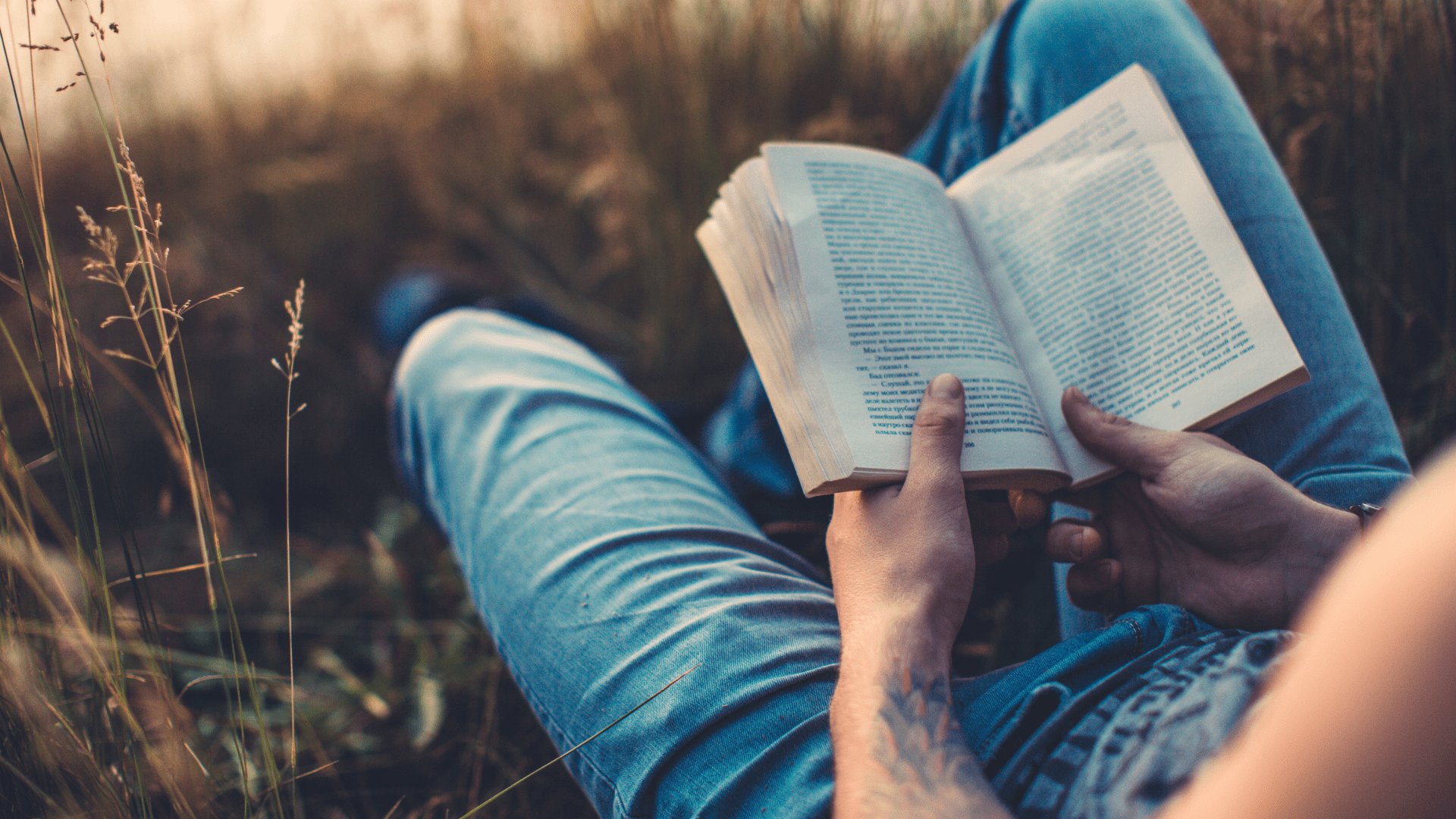 People Who Read Printed Books Instead of Screens Usually Have These 9 ...