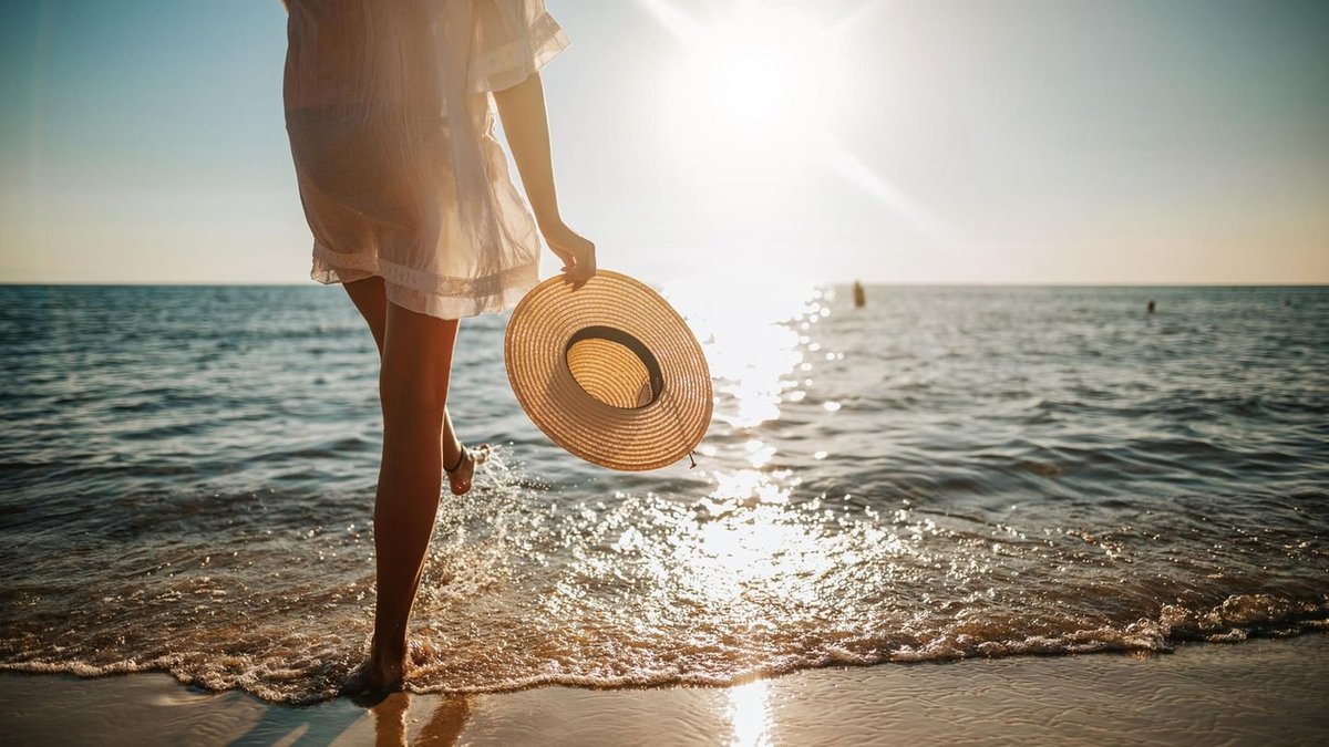 Psychology Says People Who Love Warm Weather More Than Cold Often Share ...